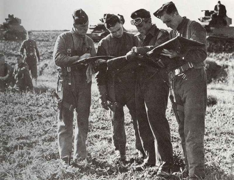 Stalin tank > WW2 Weapons