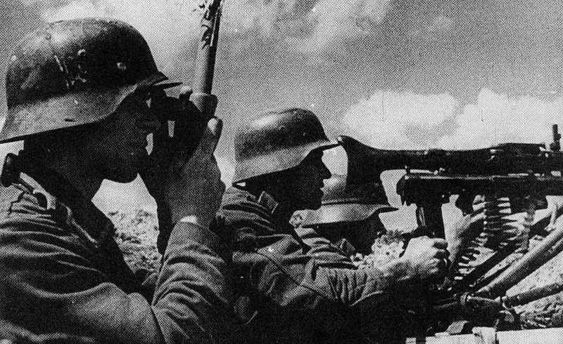 MG42 > WW2 Weapons