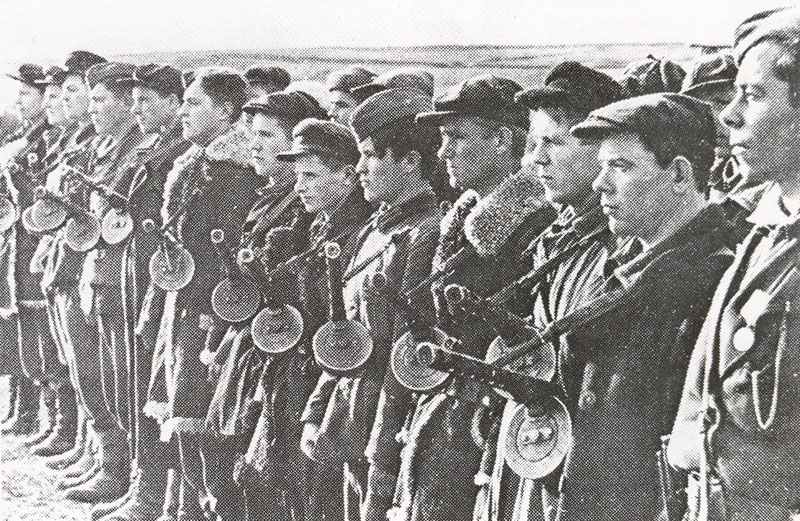 Russian partisans armed with PPSh sub-machine guns. – WW2 Weapons