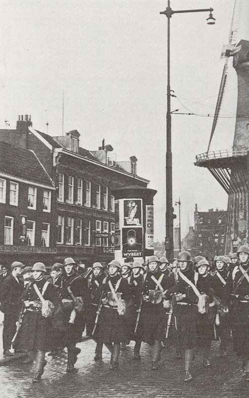 Dutch Armed Forces > WW2 Weapons