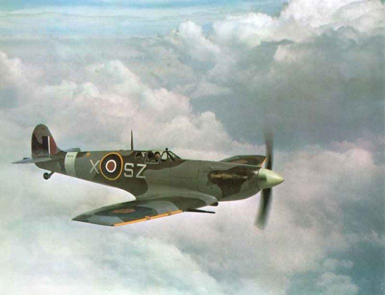 Spitfire Mk V > WW2 Weapons