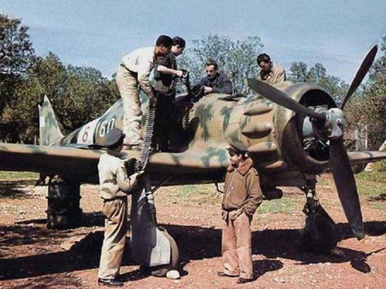 Italian Armed Forces 1942 > WW2 Weapons