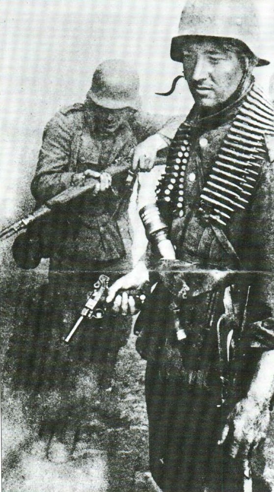 Luger Pistol 08 > WW2 Weapons