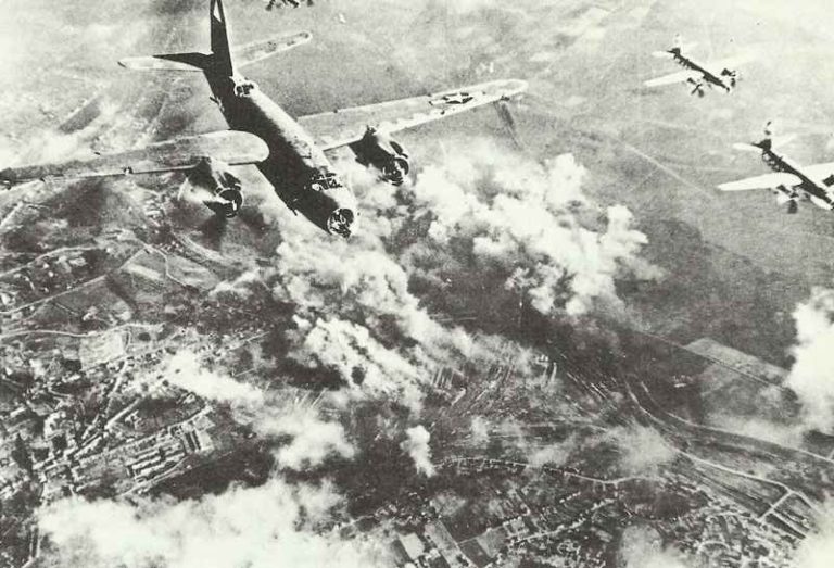 Operation Cobra, the Allied Breakout from the Normandy Bridgehead > WW2 ...