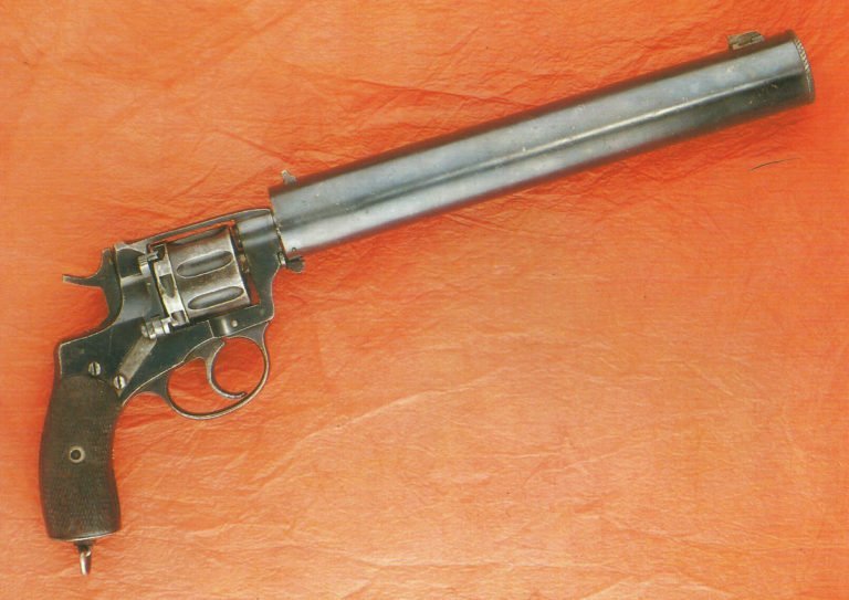 Russian revolvers and pistols > WW2 Weapons