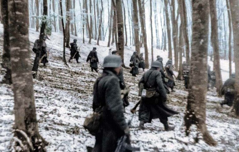 Battle of the Bulge 1944 > WW2 Weapons